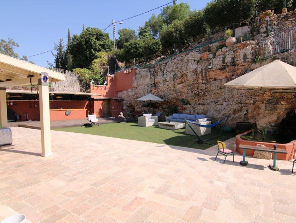 Villa in Motza Illit