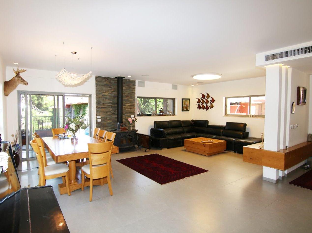 Villa in Motza Illit